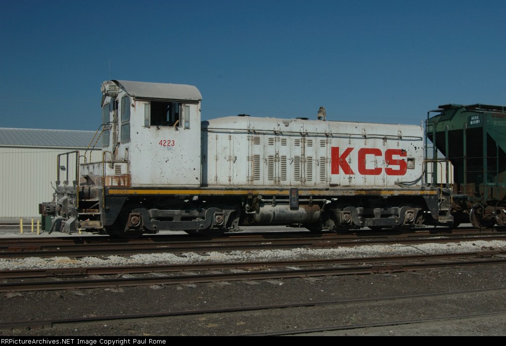 KCS 4223, ex KCS 1223, EMD NW2, now remote control, works at the Bartlett Grain Elevator